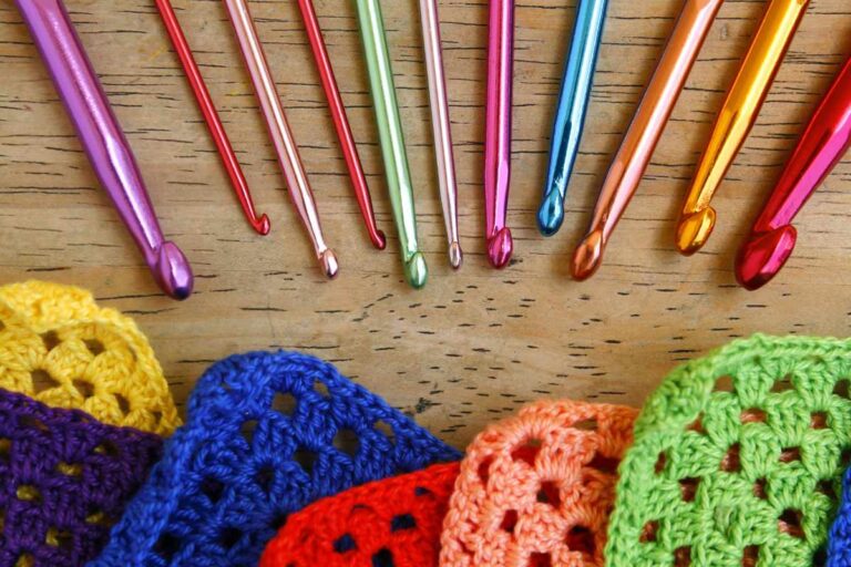 A Beginner’s Guide to Crochet Hook Sizes and Types – Crochet With YOU