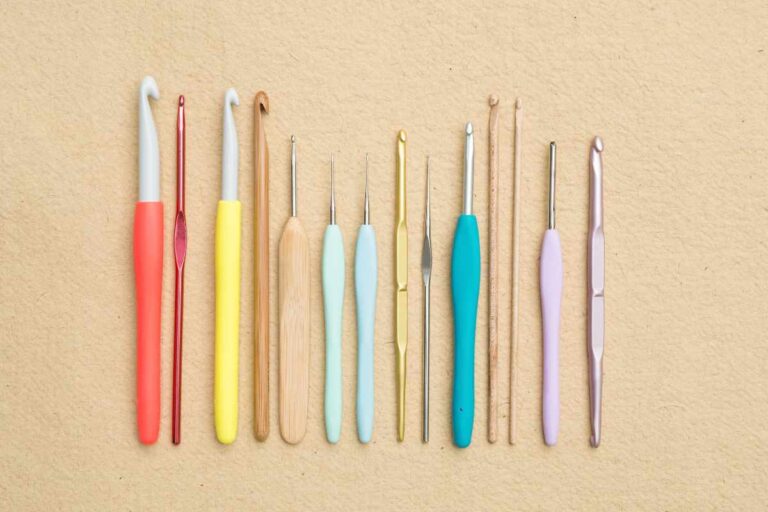 A Beginner’s Guide to Crochet Hook Sizes and Types – Crochet With YOU