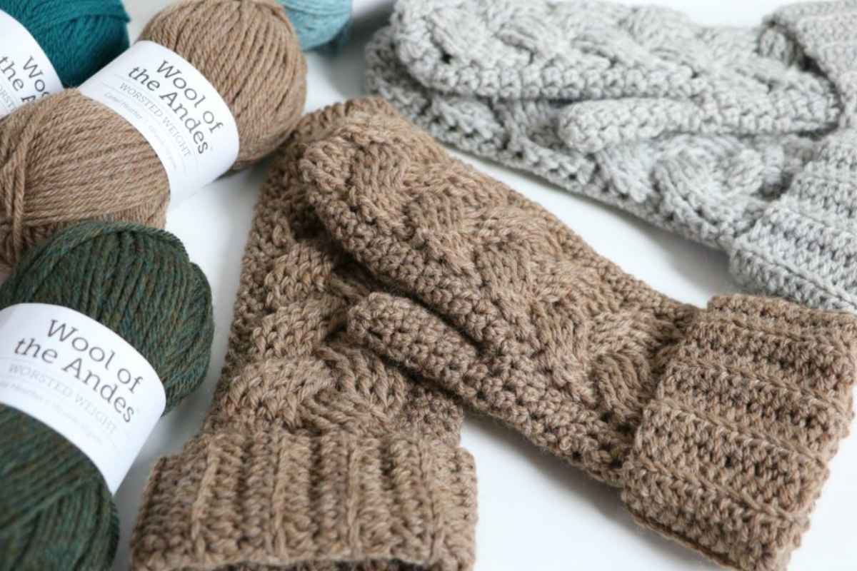 How to Crochet a Braided Mittens – Crochet With YOU